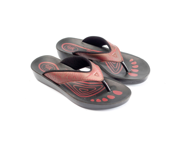 Comfort and Style: Women's Medicated Slippers for Ultimate Foot Relief