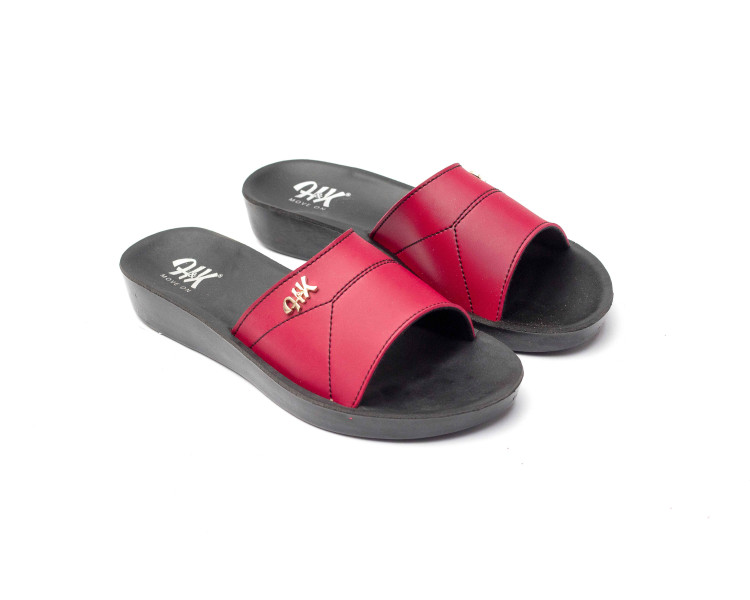 Comfort and Style: Women's Medicated Slippers for Ultimate Foot Relief